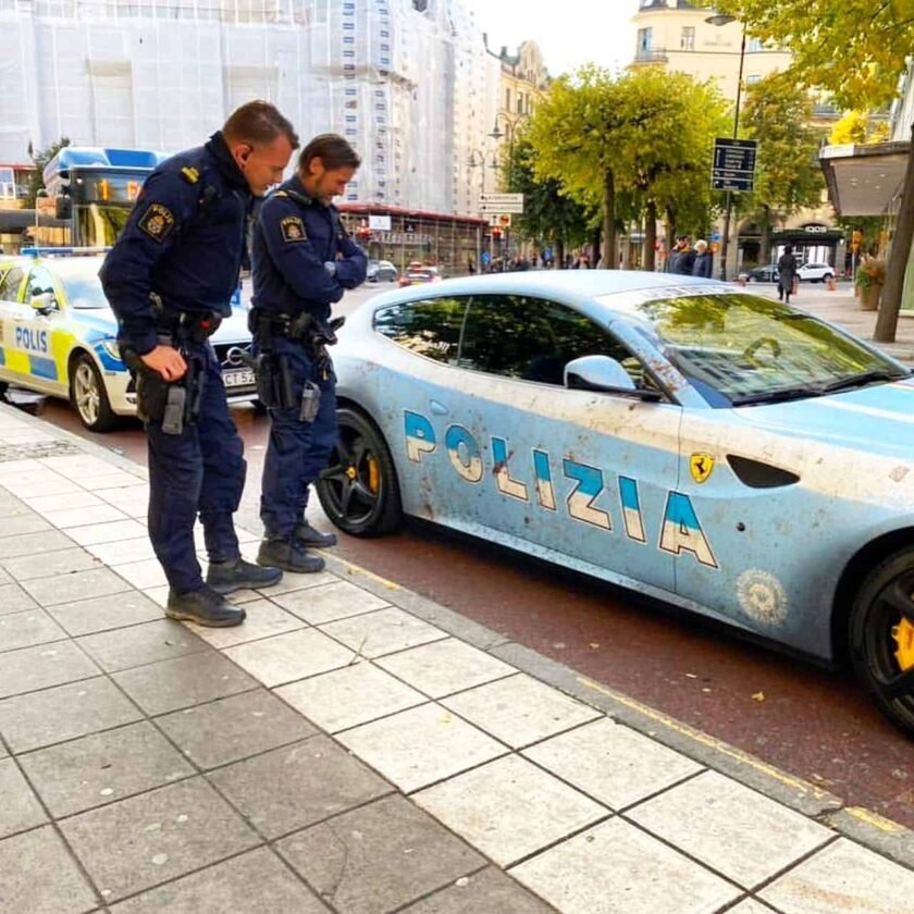 This is NOT a Ferrari FF Italian Police Car - The Supercar Blog