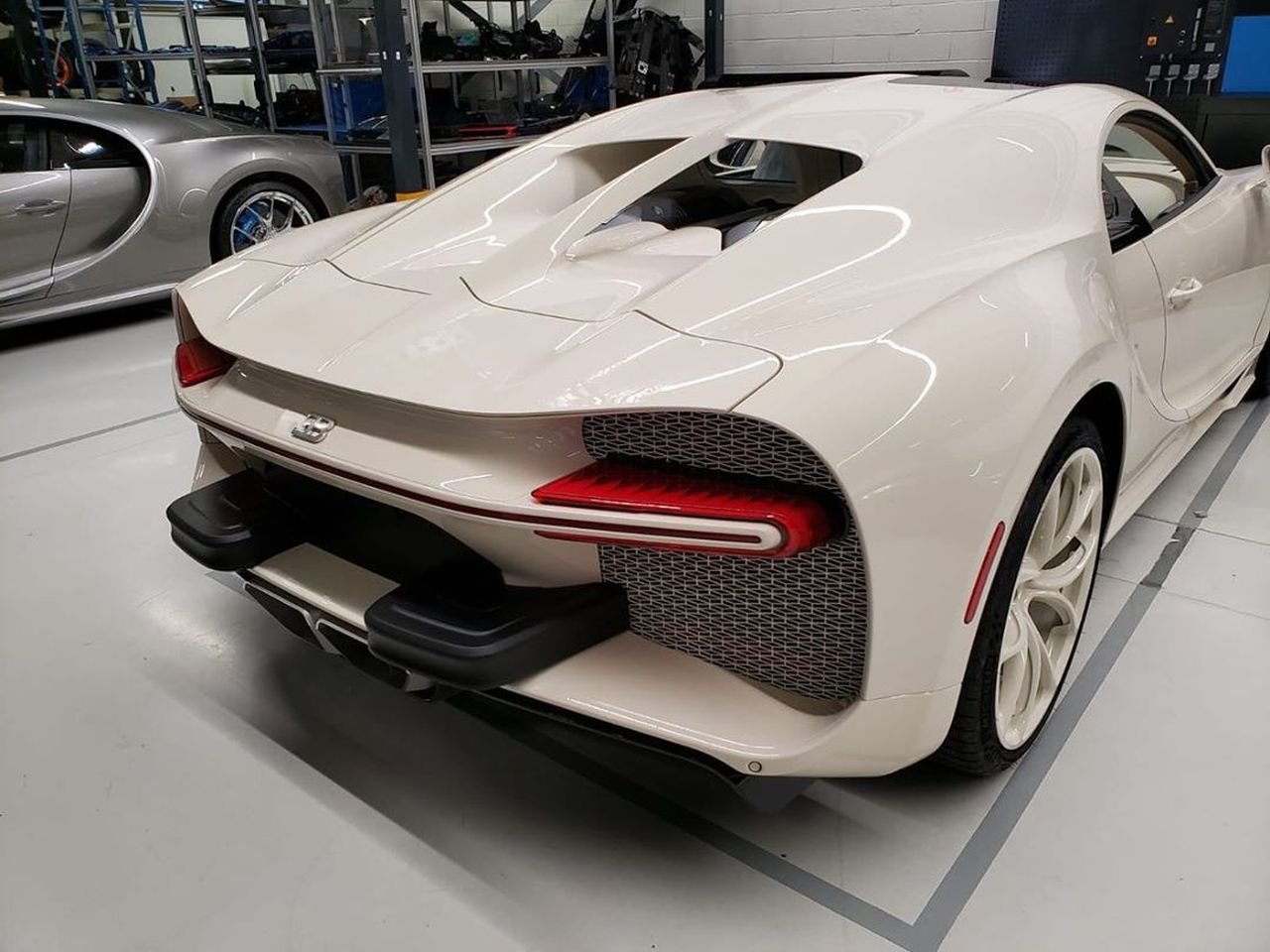 How do you create a bespoke Bugatti Chiron Hermes Edition? - The ...