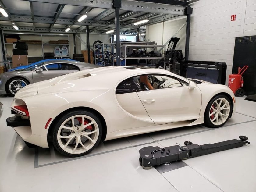 How do you create a bespoke Bugatti Chiron Hermes Edition? - The ...