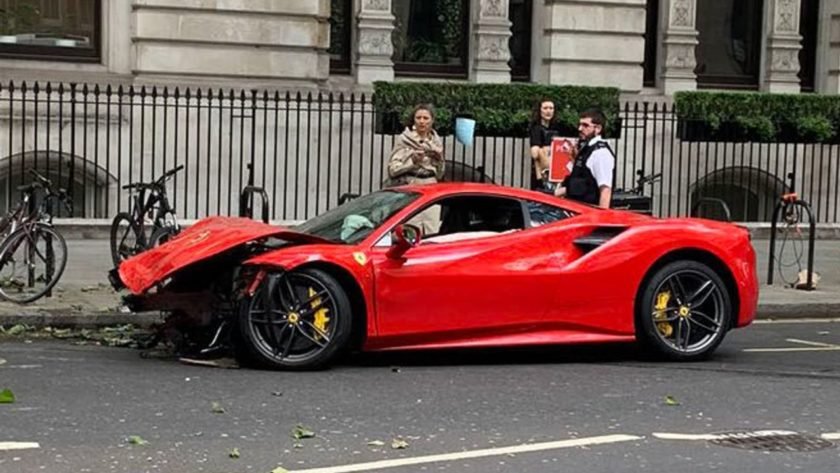 Rapper involved in a rental Ferrari crash in London - The Supercar Blog