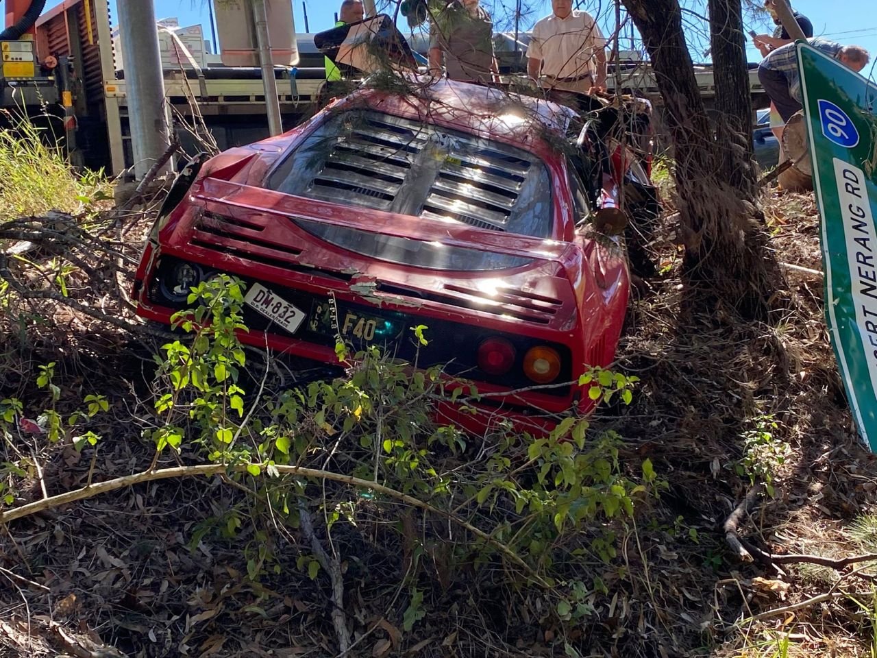 Australia: Ferrari F40 Crashes into the woods during a Test Drive - The ...