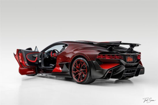 Studio shots of the stunning Bugatti Divo 'Ladybug' - The Supercar Blog