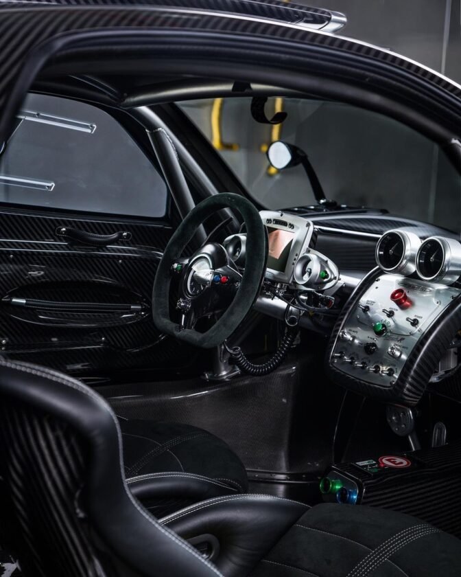 Pagani Zonda R Liquid is the most sinister looking Zonda out there ...