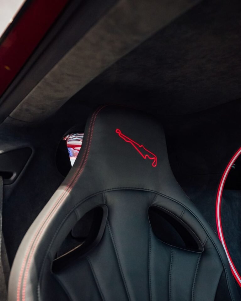 Red Carbon Bugatti Chiron Pur Sport delivered in the US - The Supercar Blog