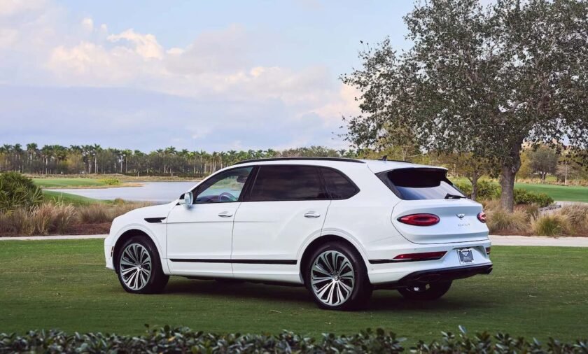 First Custom Bentley Bentayga EWB sold for US$ 1 million for charity ...