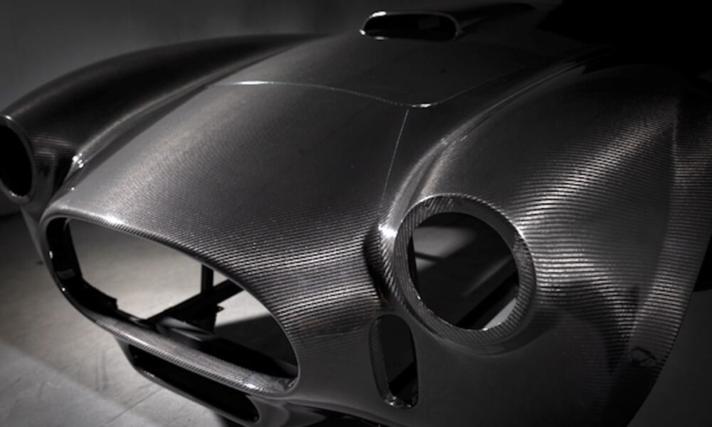 You can now buy a 800 HP Cobra with an 88 lb. carbon fibre body - The ...