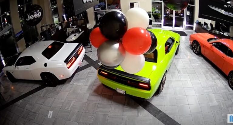 Gone in 60 Seconds : 6 Dodge Challenger Hellcats stolen - The Supercar Blog