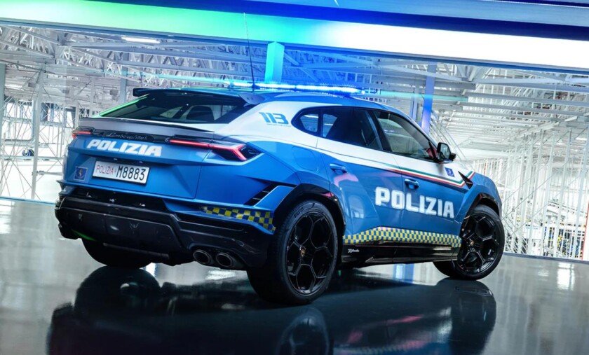 Lamborghini Urus Performante joins Italian Police car fleet alongside ...