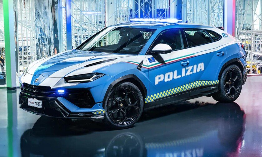 Lamborghini Urus Performante joins Italian Police car fleet alongside ...