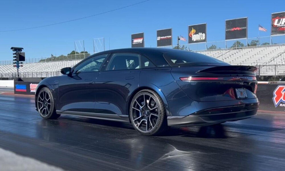 Lucid Air Sapphire electric sedan covers a 1/4 mile in record time ...