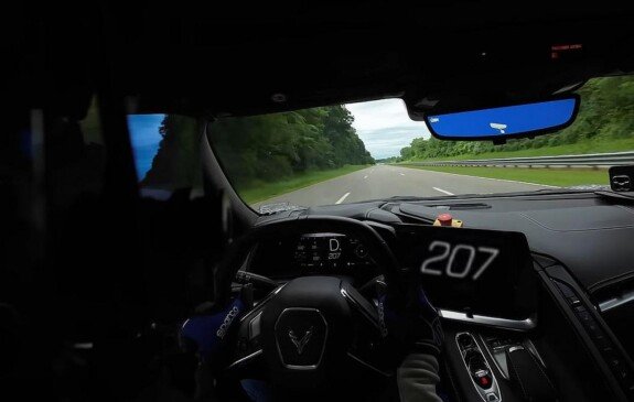 2025 Corvette ZR1 clocks a top speed of 207 mph at GM's test track ...