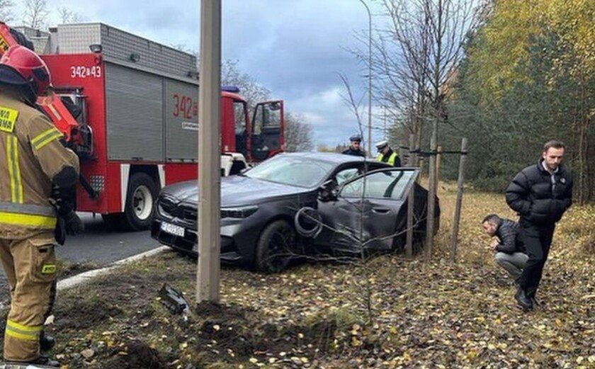 Someone has crashed the 2025 BMW M5 already but it looks fixable - The ...