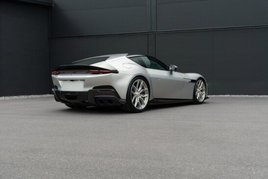 Ferrari 12CiLindri avec un échappement novitec ressemble à un vrai pur ...