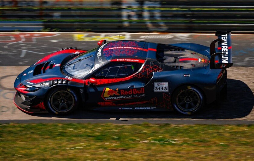 max-verstappen-turns-up-at-nurburgring-in-a-ferrari-sets-lap-record