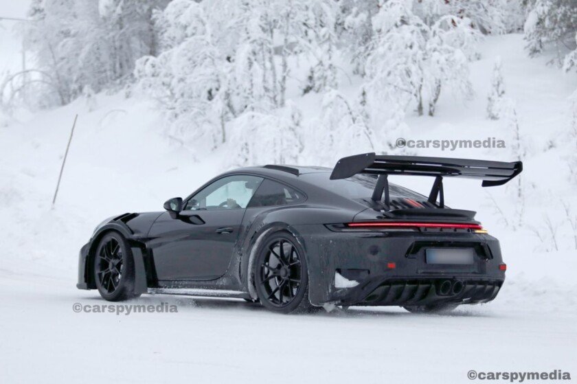 Porsche 911 GT3 RS facelift (992.2) spied testing in the snow - The ...